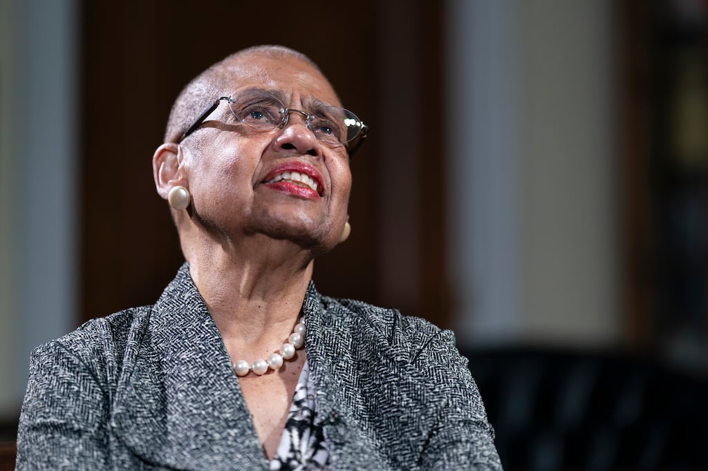 Hit by OPM’s data breach? Bill offers feds free ID protection for life